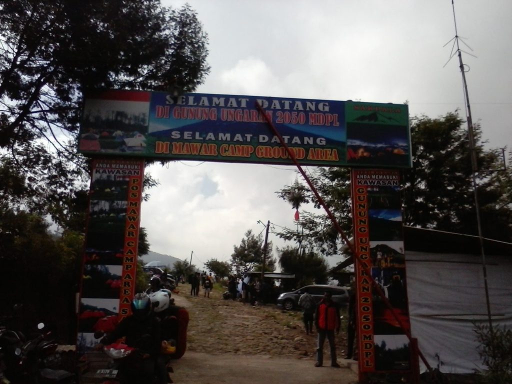 LimaKaki: Menikmati Sunrise dari Puncak Tertinggi Gunung Ungaran