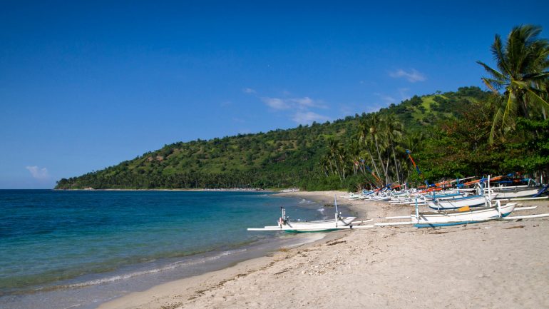 LimaKaki: Pantai Pandanan, Lokasinya yang Tersembunyi Sehingga Cocok ...